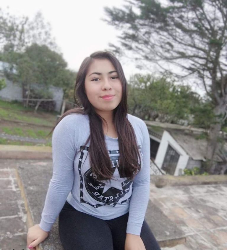 Colegiala Buenona Saca Ricolin Pack Con Nudes Y Videos Masturbandose. | PACKDEMUJERES.COM