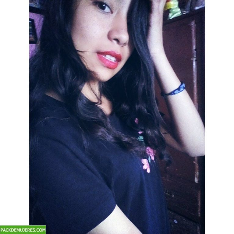 Pack De Nudes Caseros Filtrados De Una Linda Morrita | PACKDEMUJERES.COM